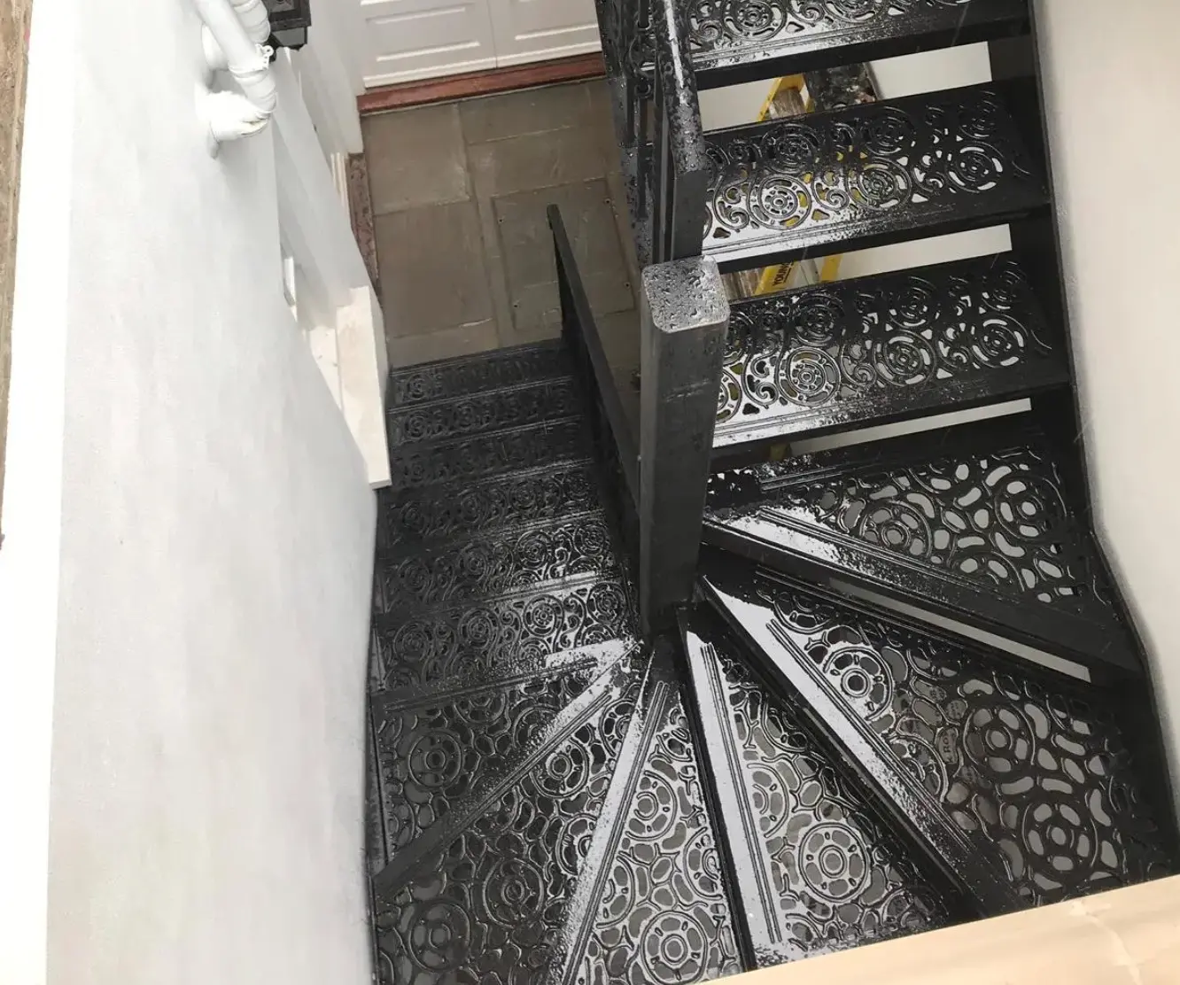 Why Architects Are Turning to the Cast Iron Staircase - Smart Steels